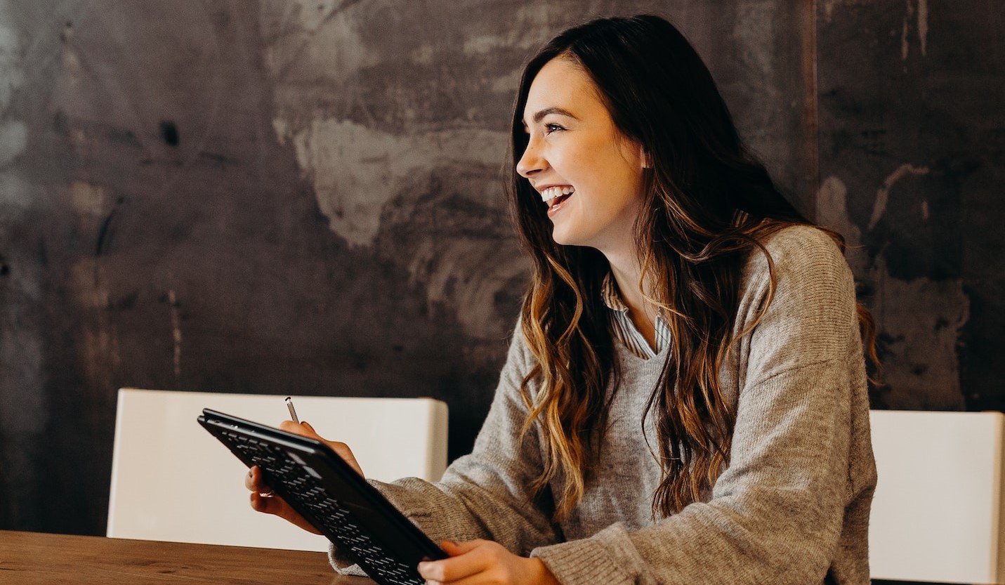 How to write a job advertisement (with examples) - CareerBee